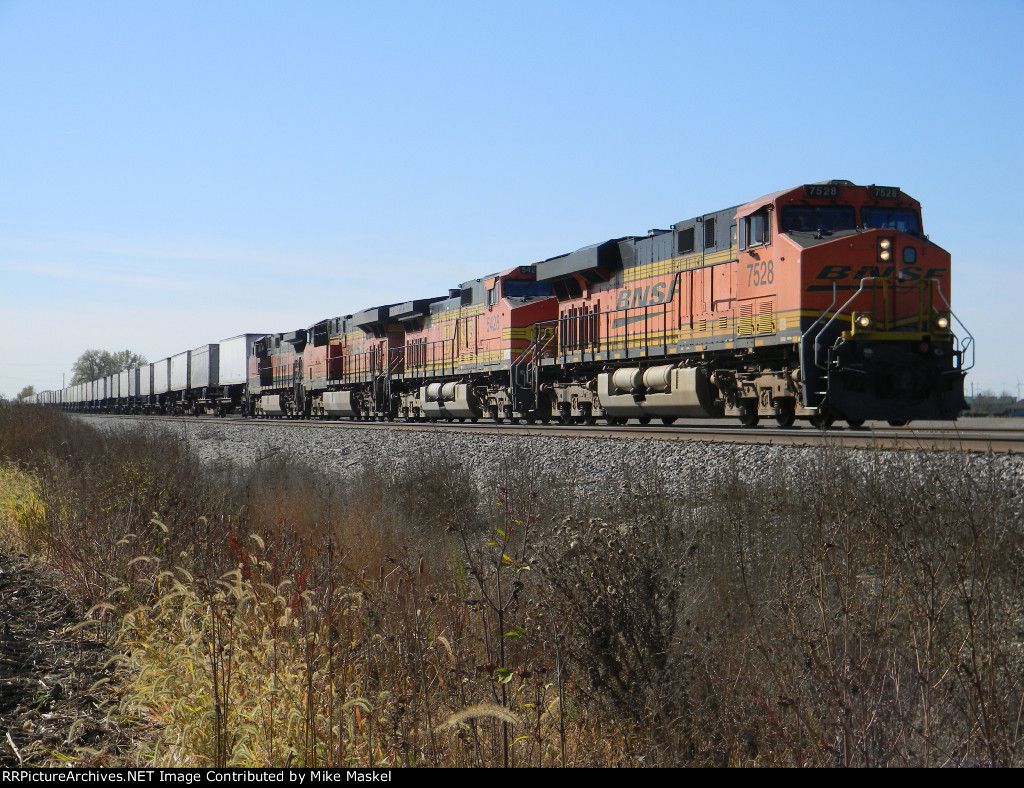 BNSF 7528